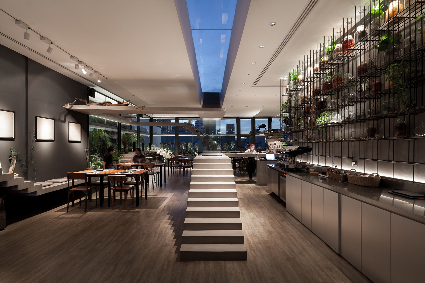 Nowhere Bar and Restaurant by Stu/D/O - 谷德设计网