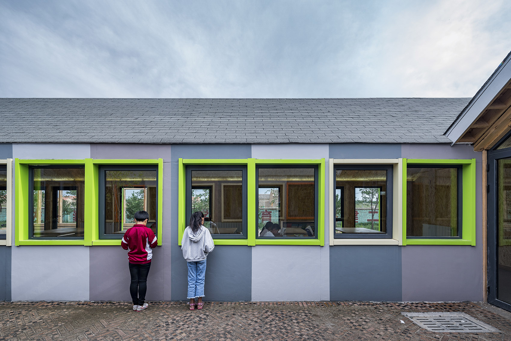 Er-tai town primary school library, China by dot Architects - 谷德设计网