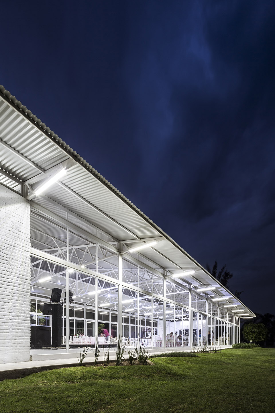 Avila Pavilion by COTAPAREDES Arquitectos - 谷德设计网