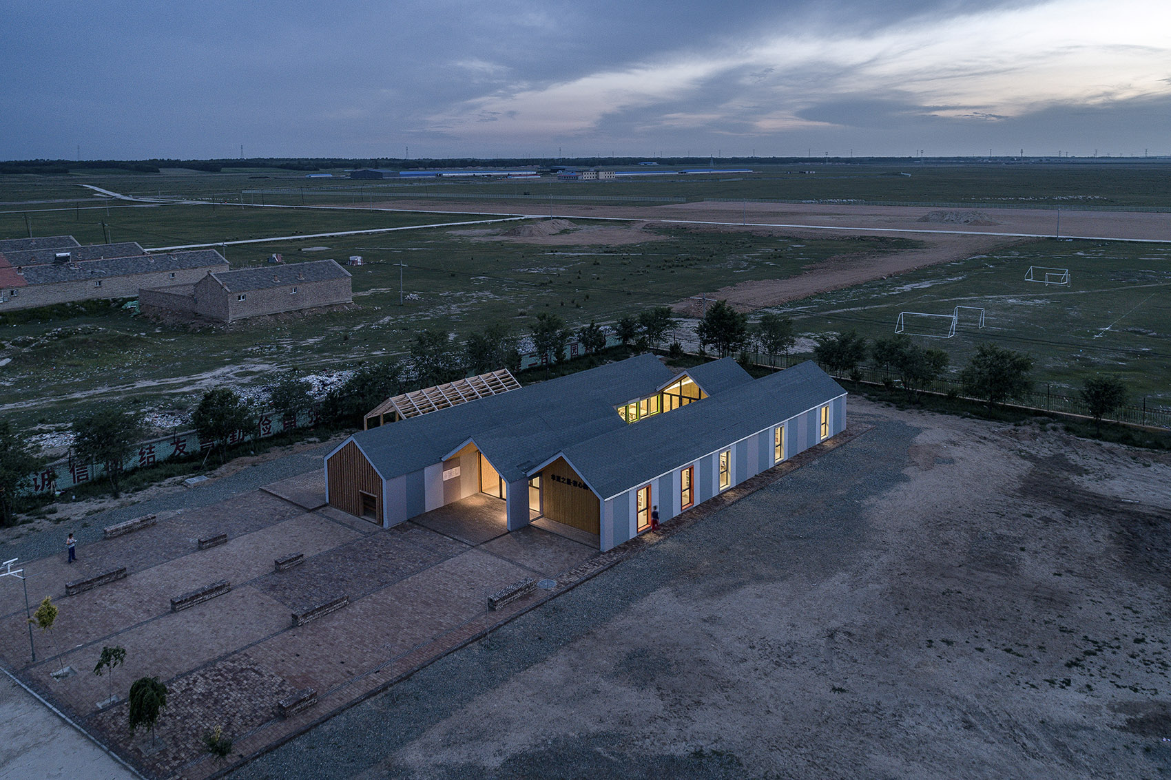 Er-tai town primary school library, China by dot Architects - 谷德设计网