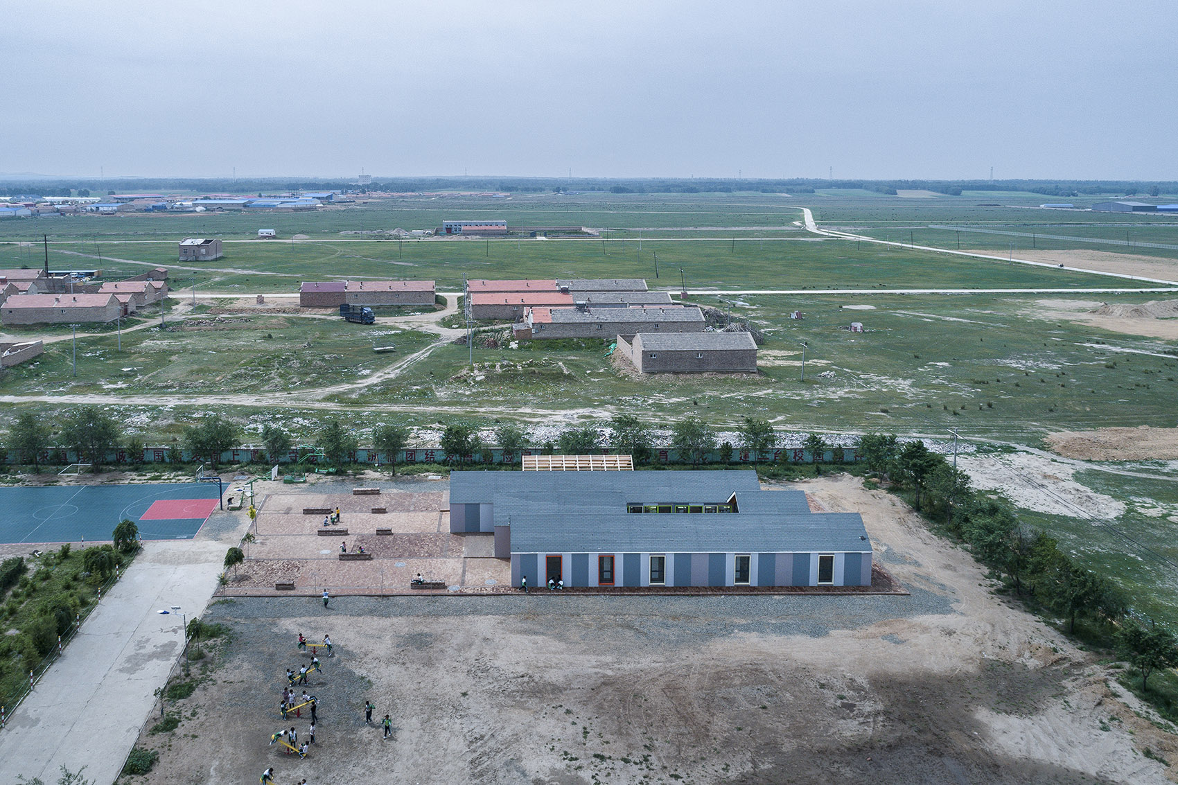 Er-tai town primary school library, China by dot Architects - 谷德设计网