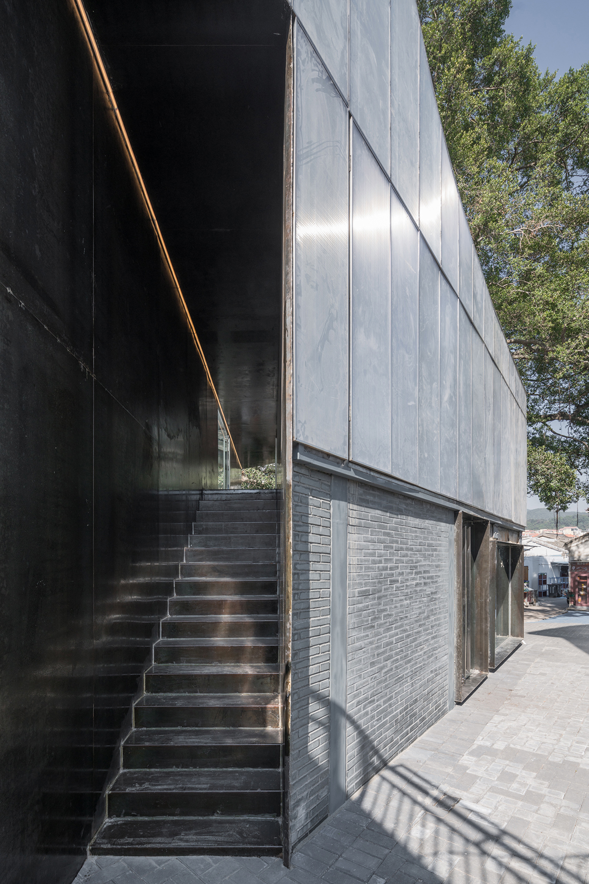 Community renovation and city-village coexistence in Yantian District ...