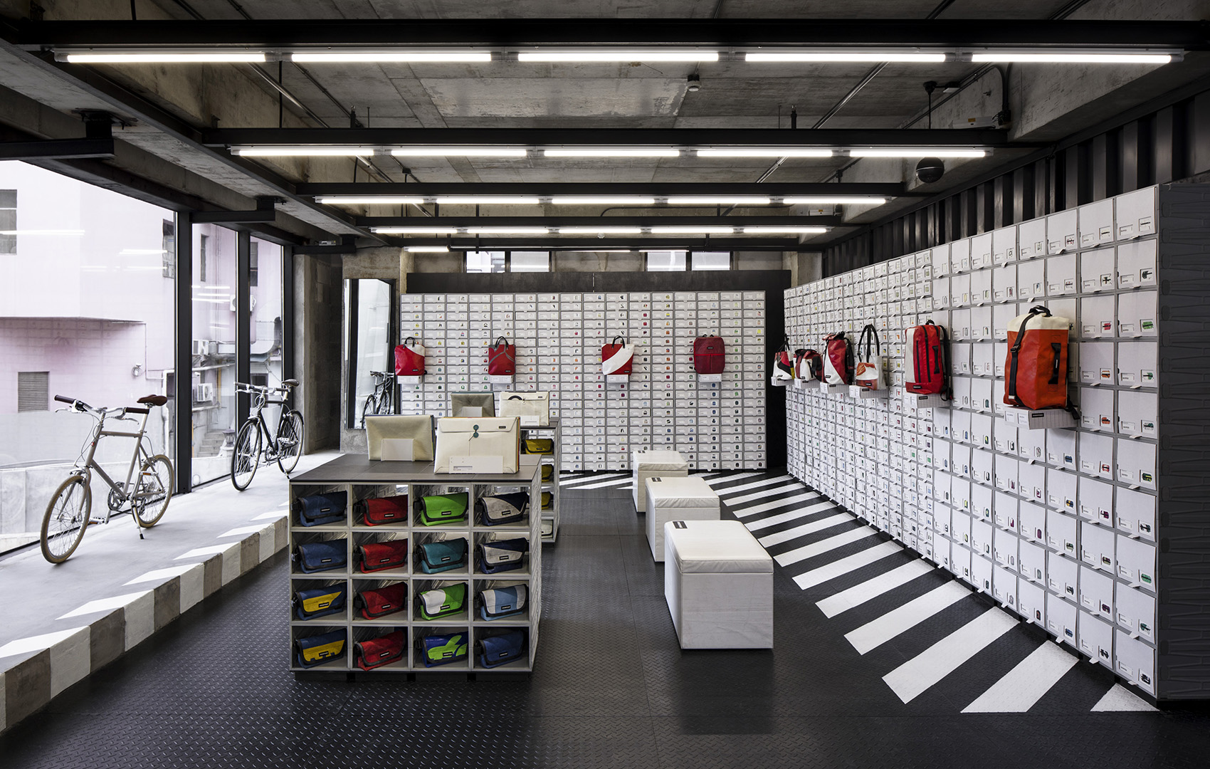 THE NEW FREITAG STORE SHANGHAI by FREITAG - 谷德设计网