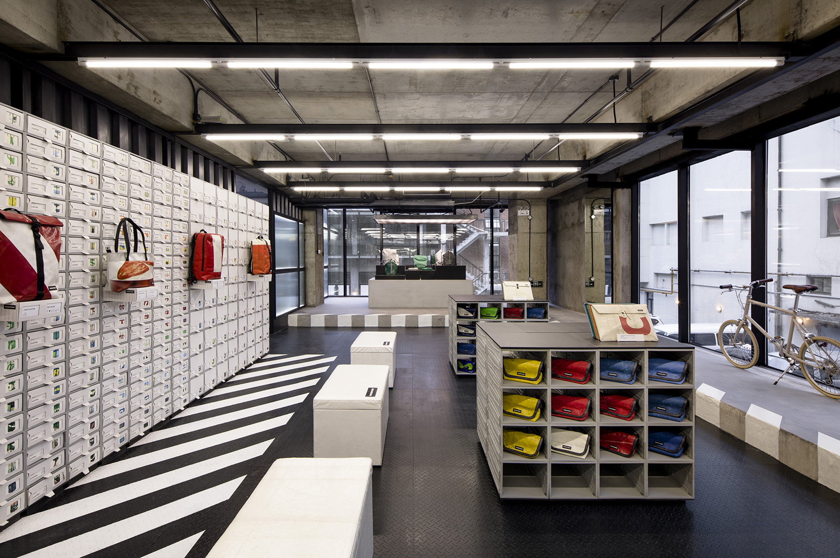 THE NEW FREITAG STORE SHANGHAI by FREITAG - 谷德设计网