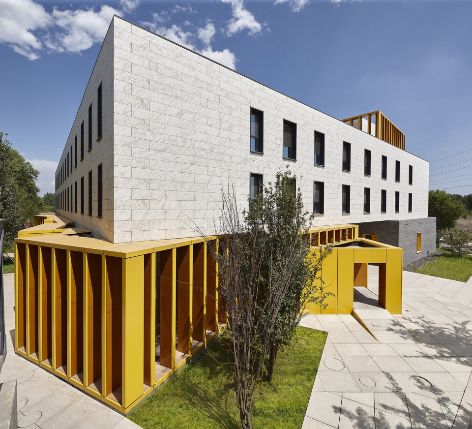 Administrative Building of Guihe Culture and Creative Park in Beijing ...