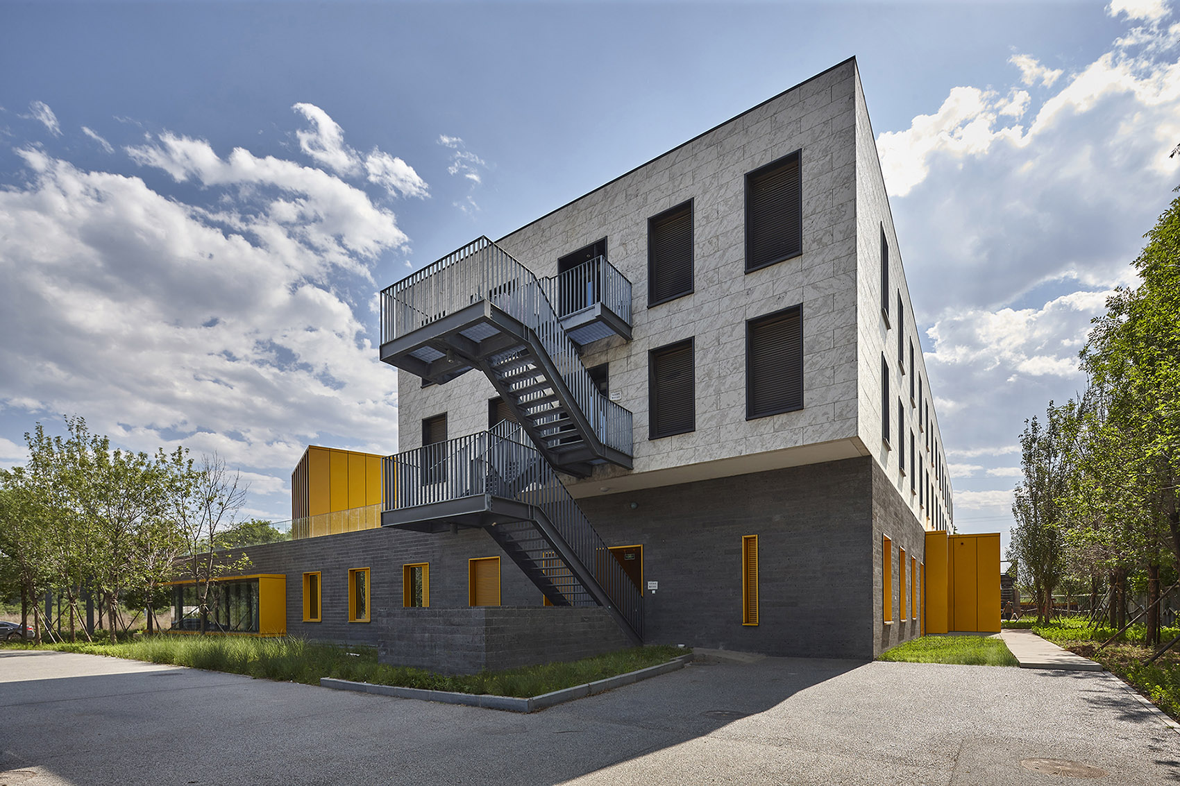 Administrative Building of Guihe Culture and Creative Park in Beijing ...