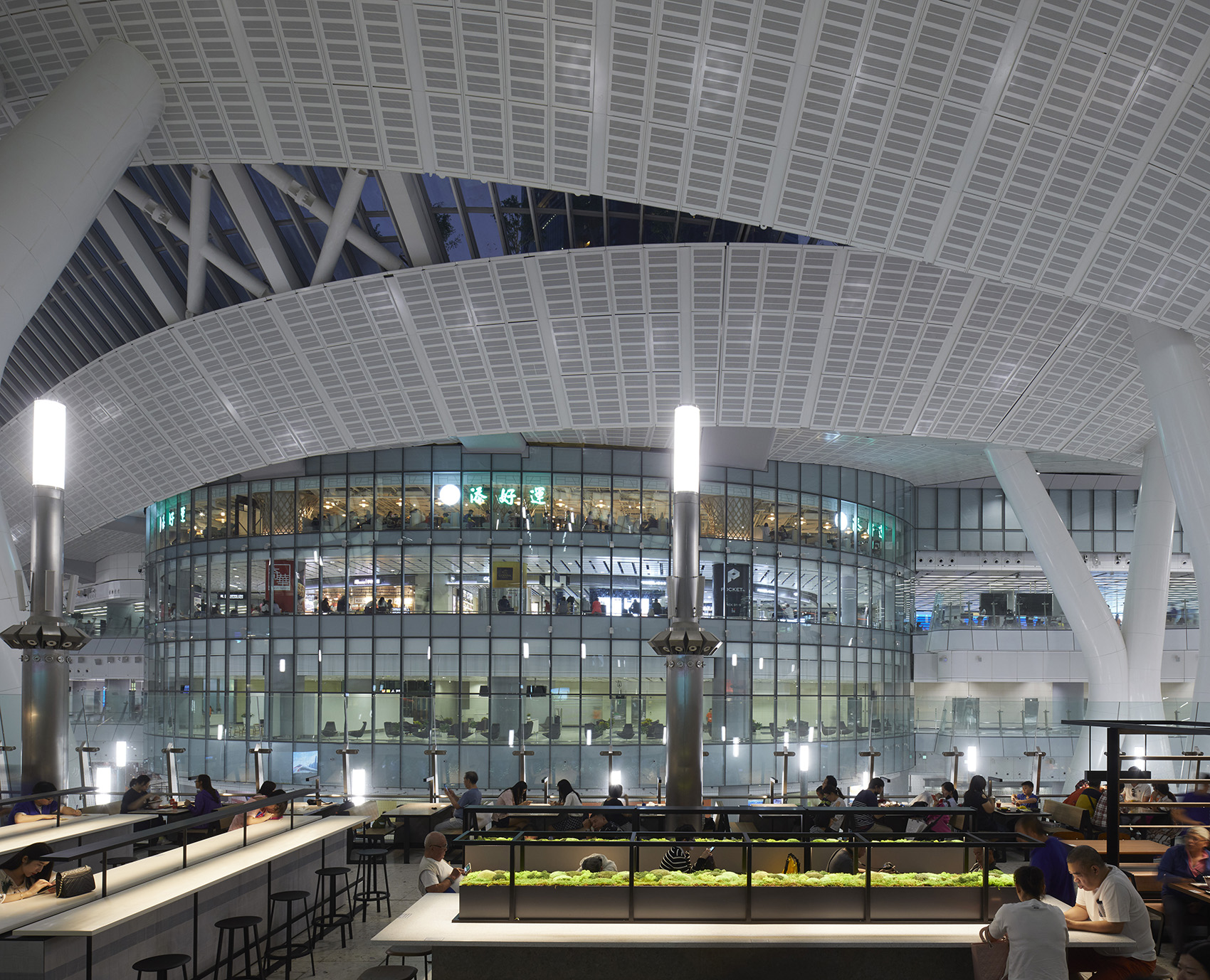 Hong Kong West Kowloon Station by Andrew Bromberg at Aedas - 谷德设计网