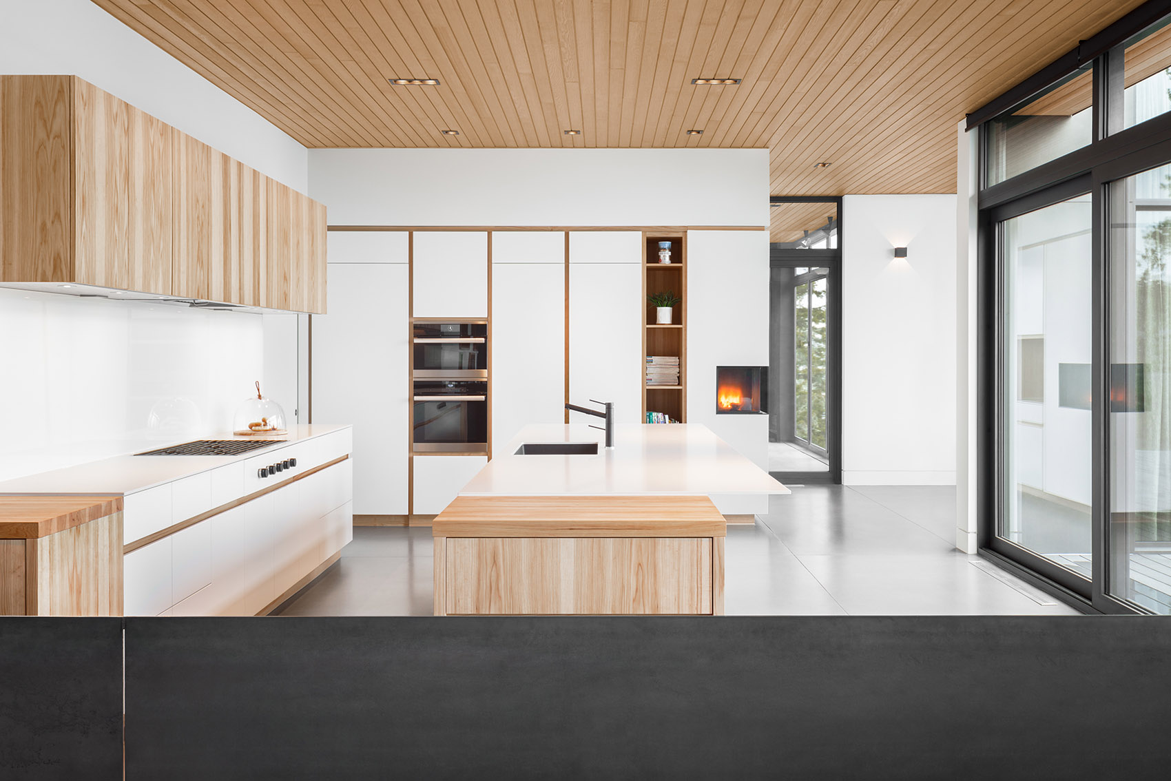 Long Horizontals by Thellend Fortin Architects - 谷德设计网