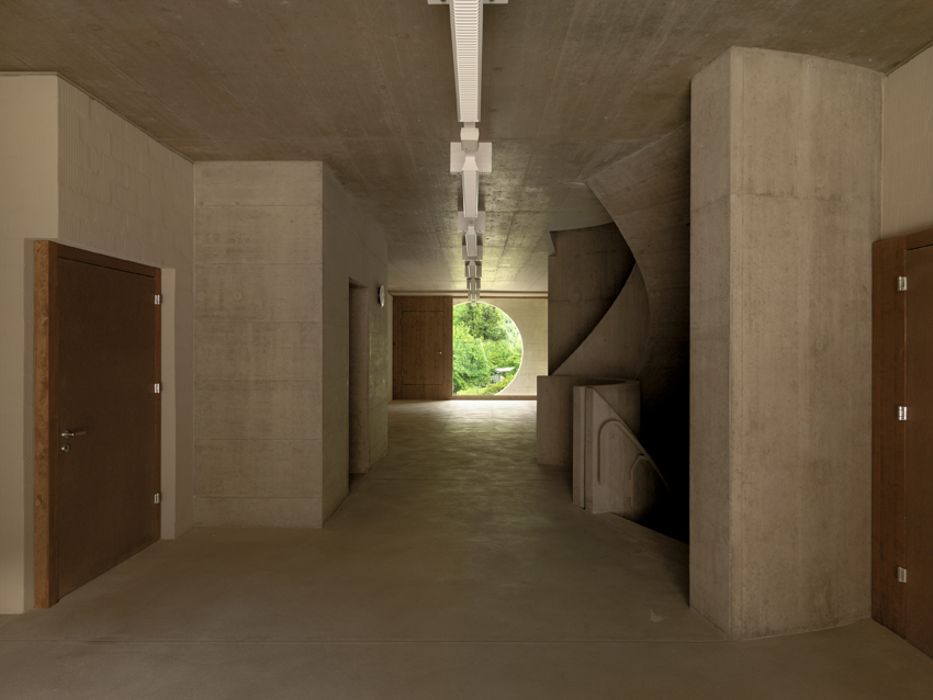 Schoolhouse and kindergarten Grono by Raphael Zuber - 谷德设计网