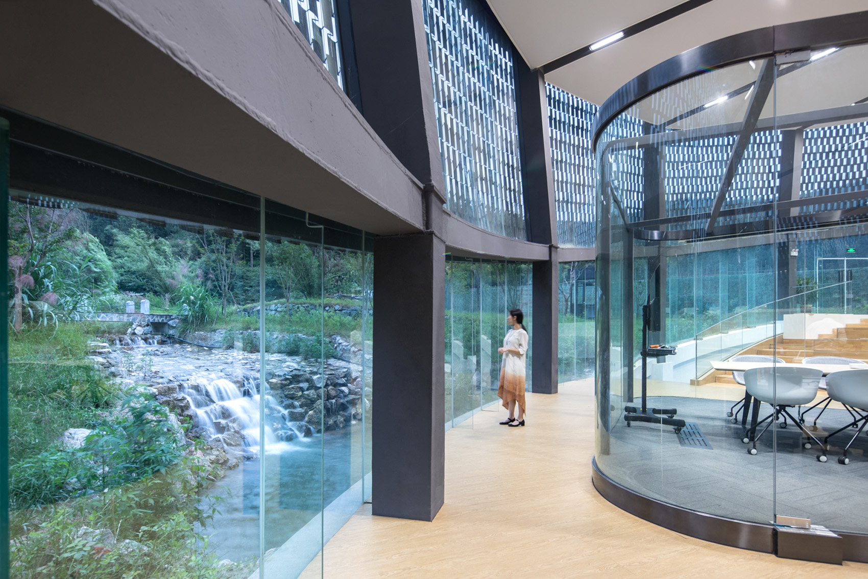 Jingdezhen·Sanbaopeng Ceramic Design Center, China by Office Mass - 谷德设计网