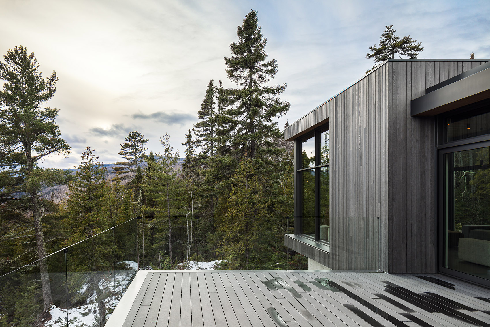 Long Horizontals by Thellend Fortin Architects - 谷德设计网