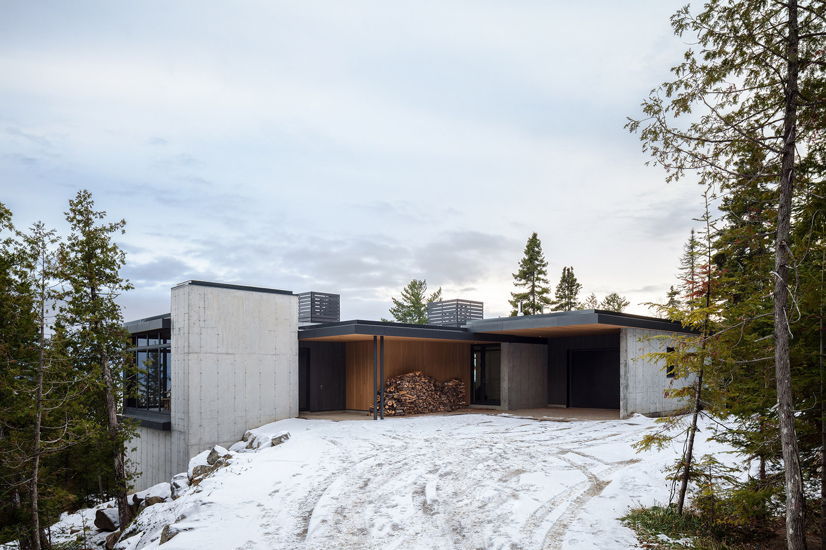 Long Horizontals by Thellend Fortin Architects - 谷德设计网