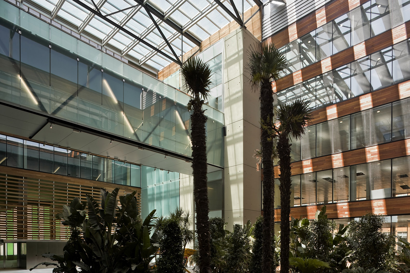 Office Building for the WTC Almeda Park by Mateo Arquitectura - 谷德设计网