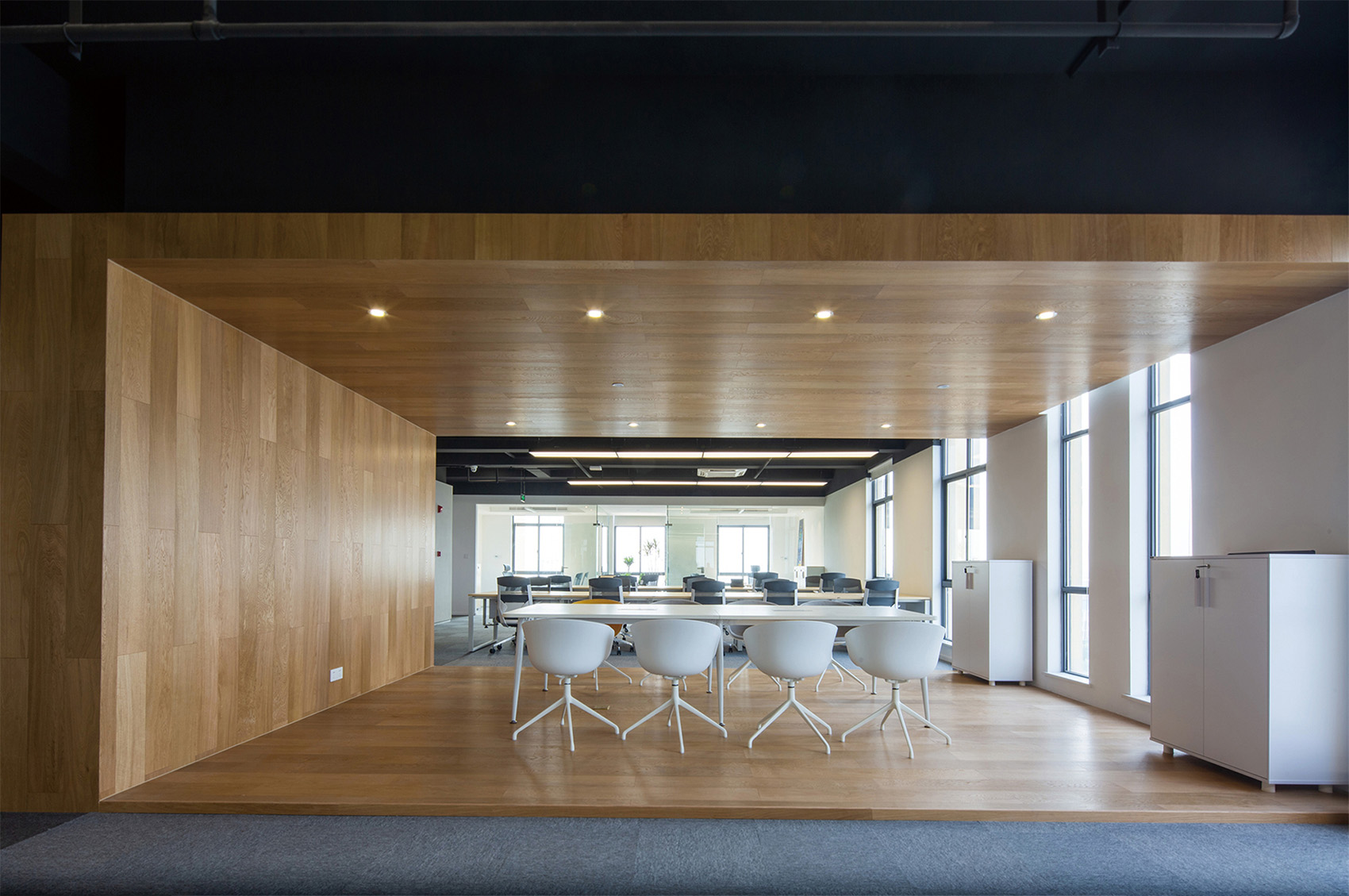 Hongyue E-commerce Office, China by Hangzhou SSDesign - 谷德设计网