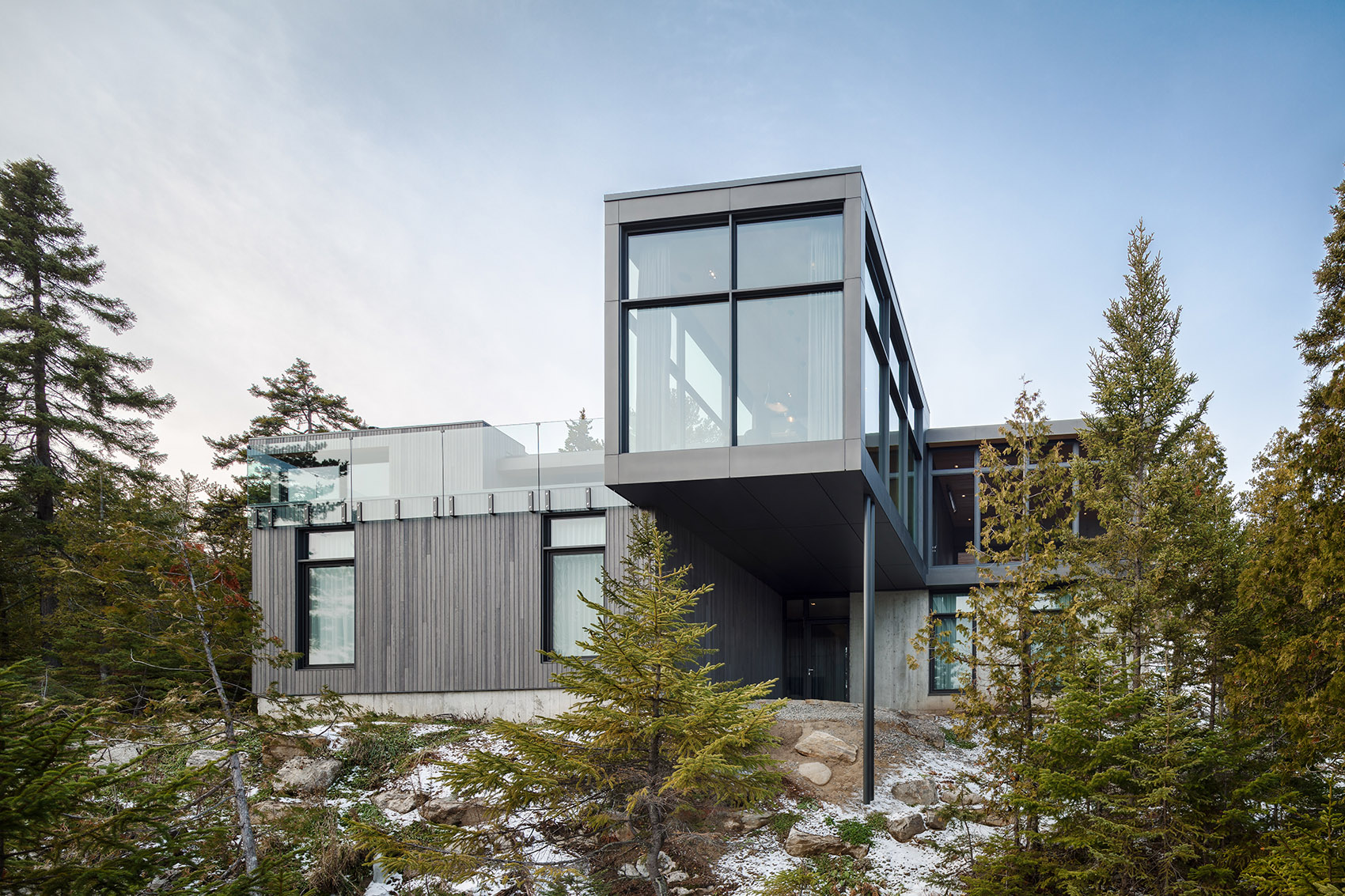 Long Horizontals by Thellend Fortin Architects - 谷德设计网