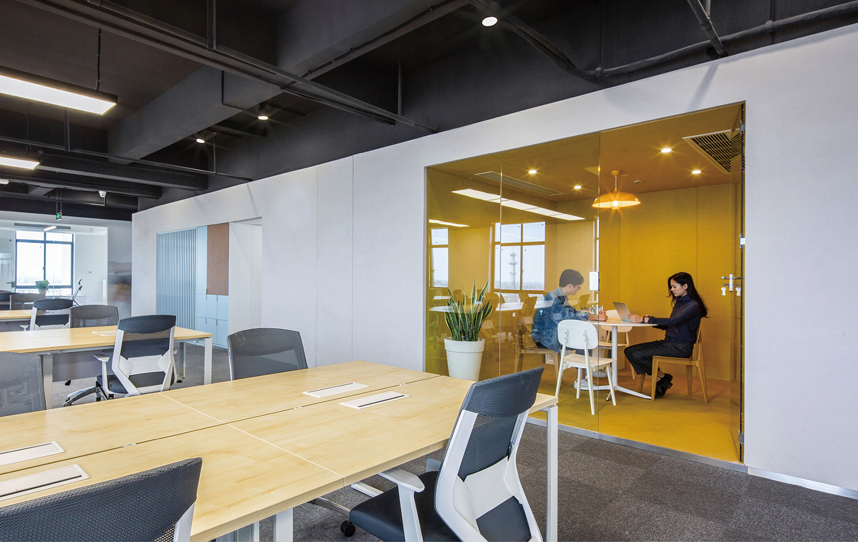 Hongyue E-commerce Office, China by Hangzhou SSDesign - 谷德设计网