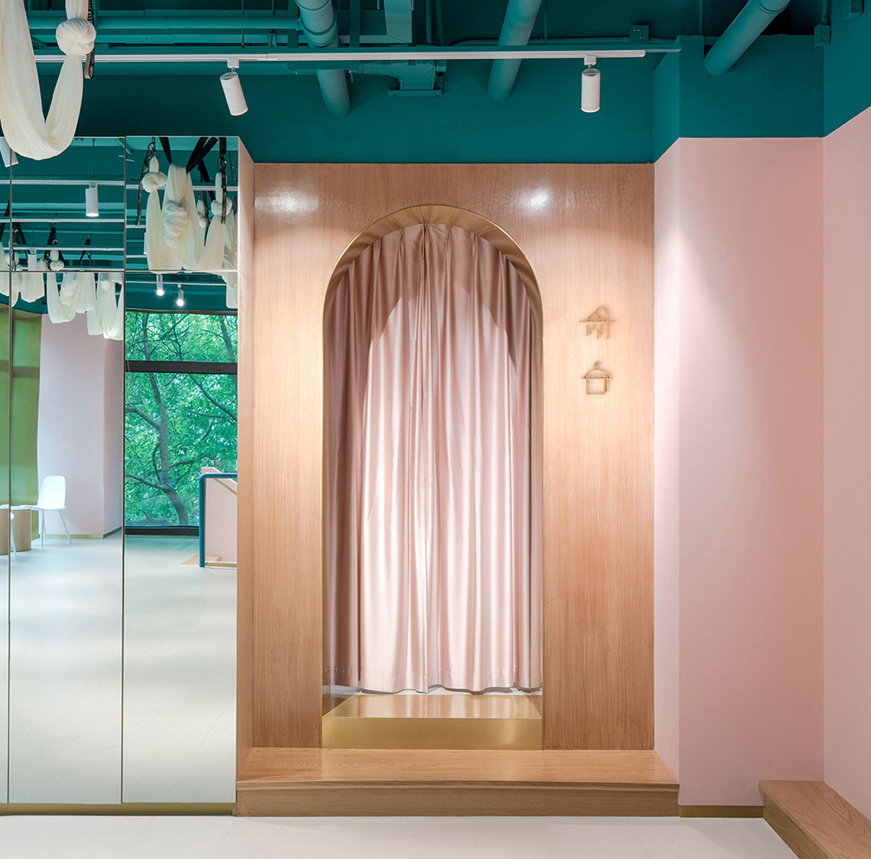 VIS fitness studio, Shanghai, China by RONG Design - 谷德设计网