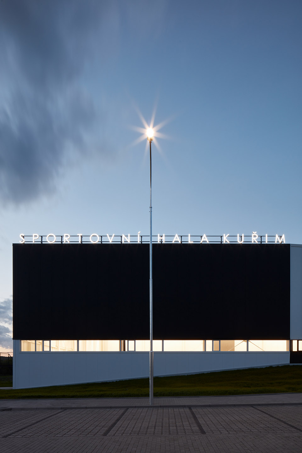 Sports Hall in Kuřim by CUBOID ARCHITEKTI - 谷德设计网