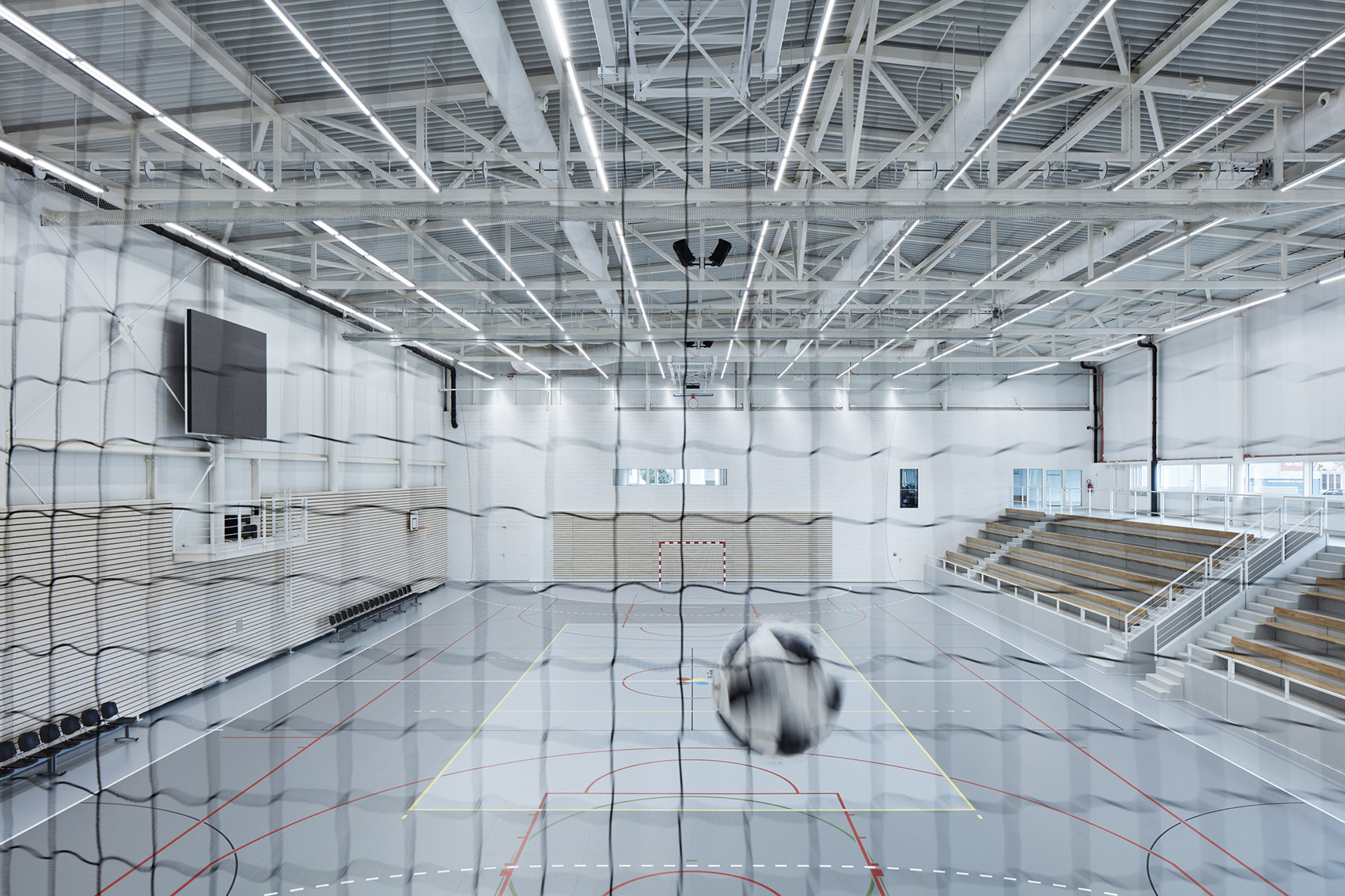 Sports Hall in Kuřim by CUBOID ARCHITEKTI - 谷德设计网