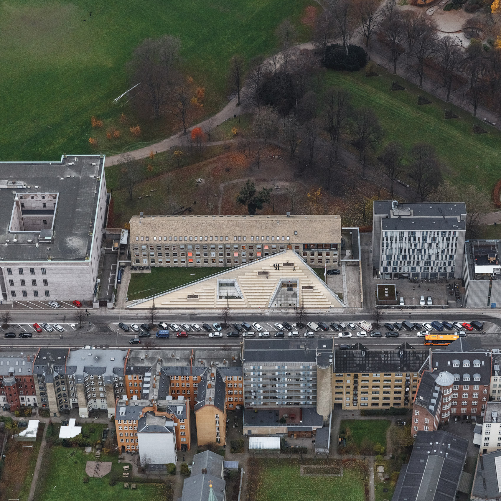 Red Cross Volunteer House by COBE - 谷德设计网