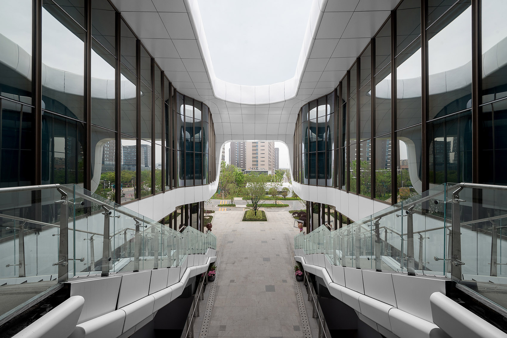 Interior Design of Huawei Wuhan R&D Center by J&A - 谷德设计网