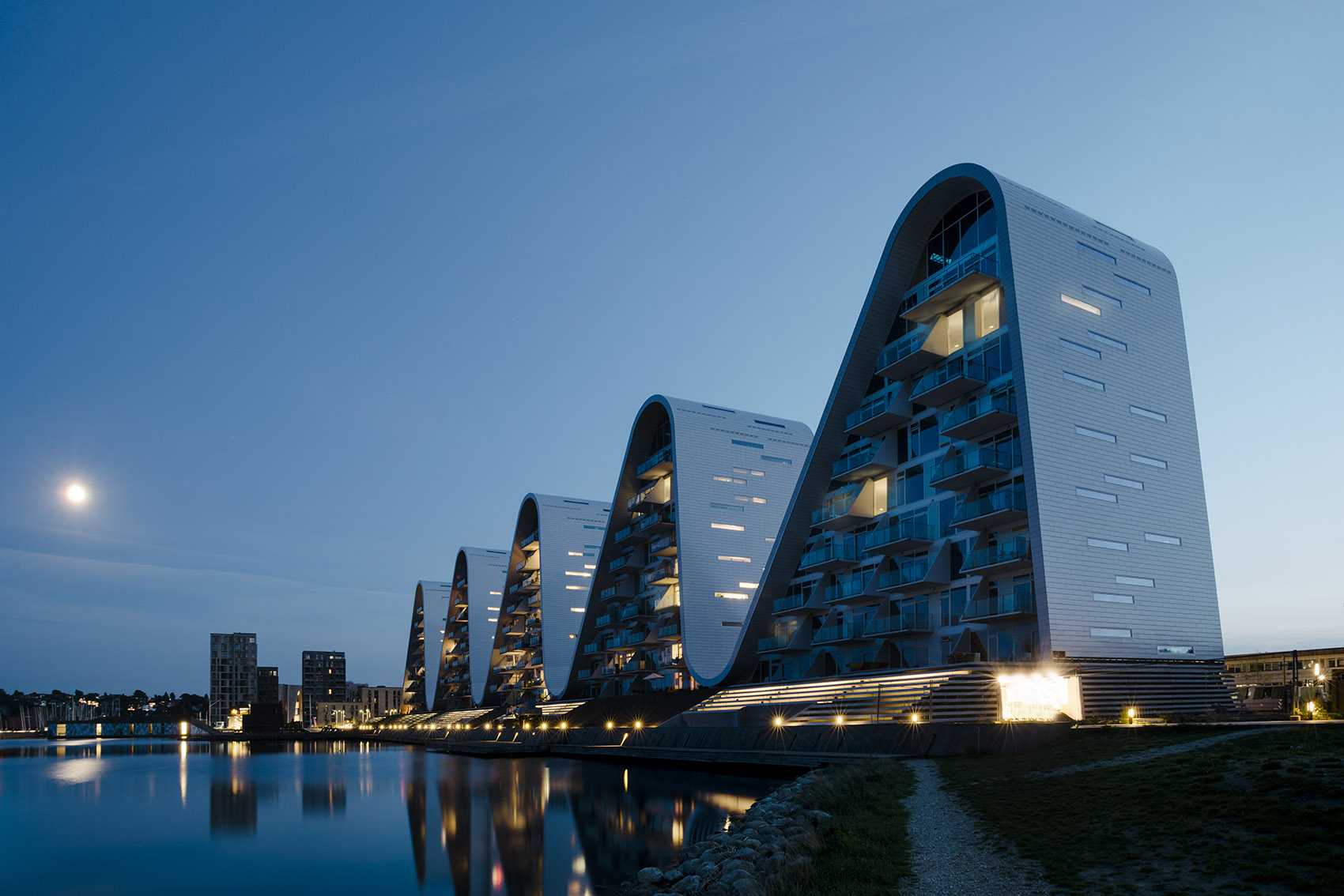The Wave Apartment by Henning Larsen - 谷德设计网