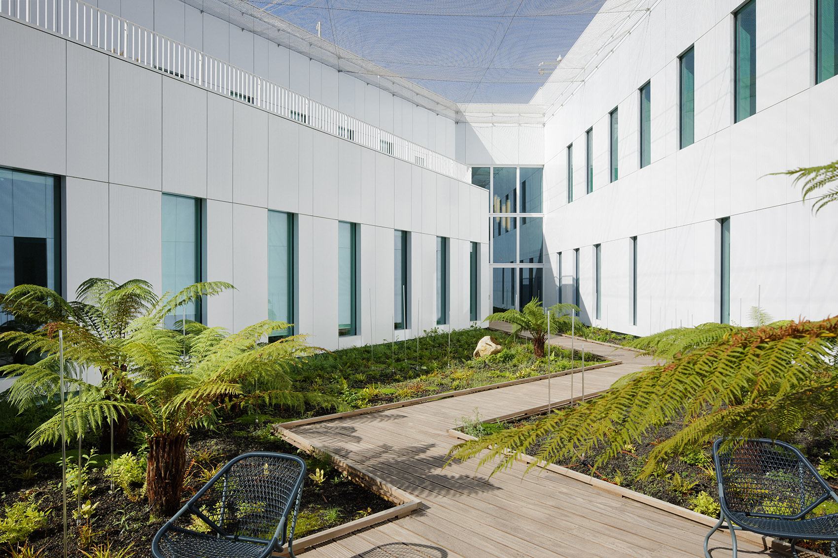 Banque de France Paris-La Courneuve by Jean-Paul Viguier et Associés ...