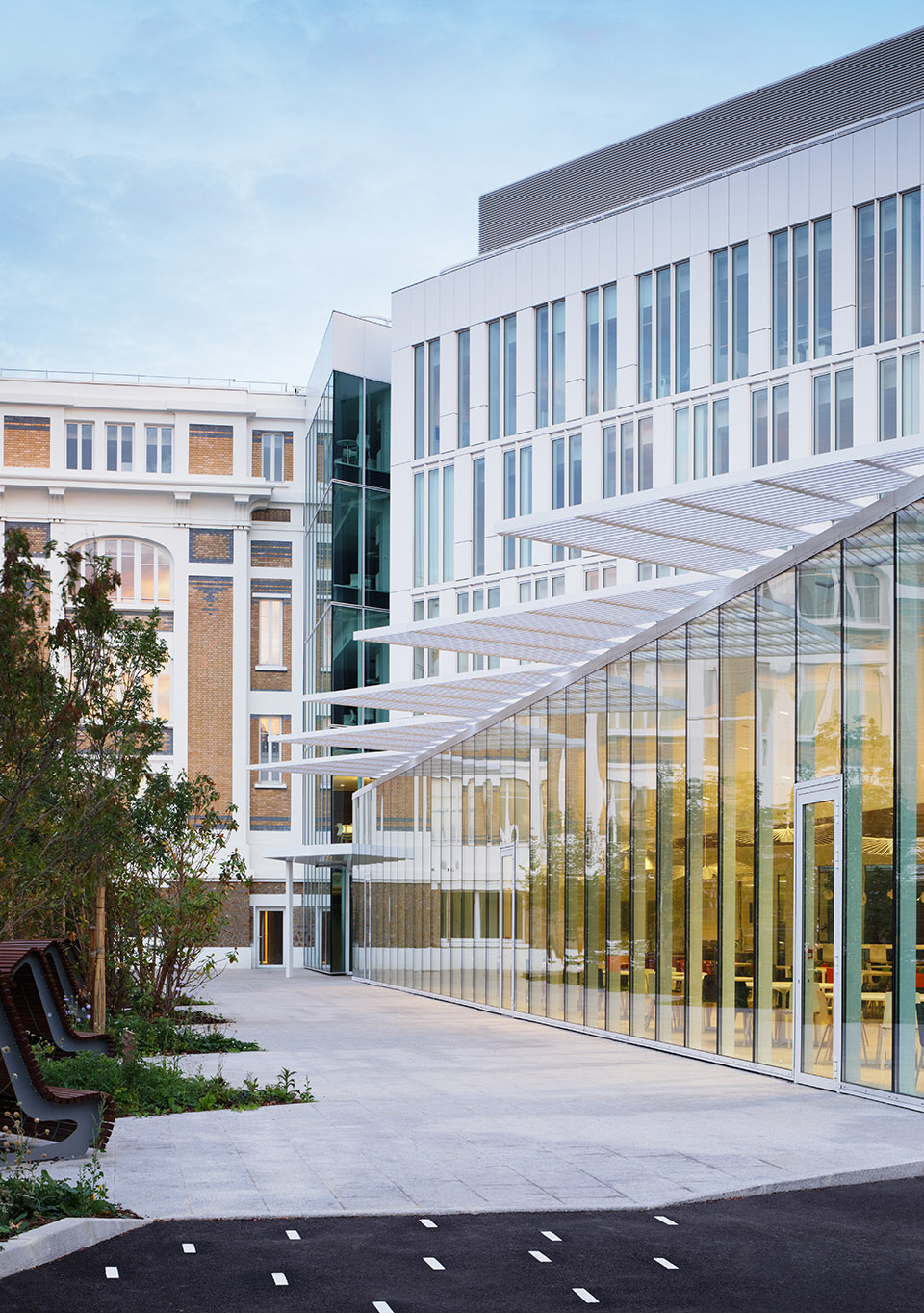 Banque de France Paris-La Courneuve by Jean-Paul Viguier et Associés ...