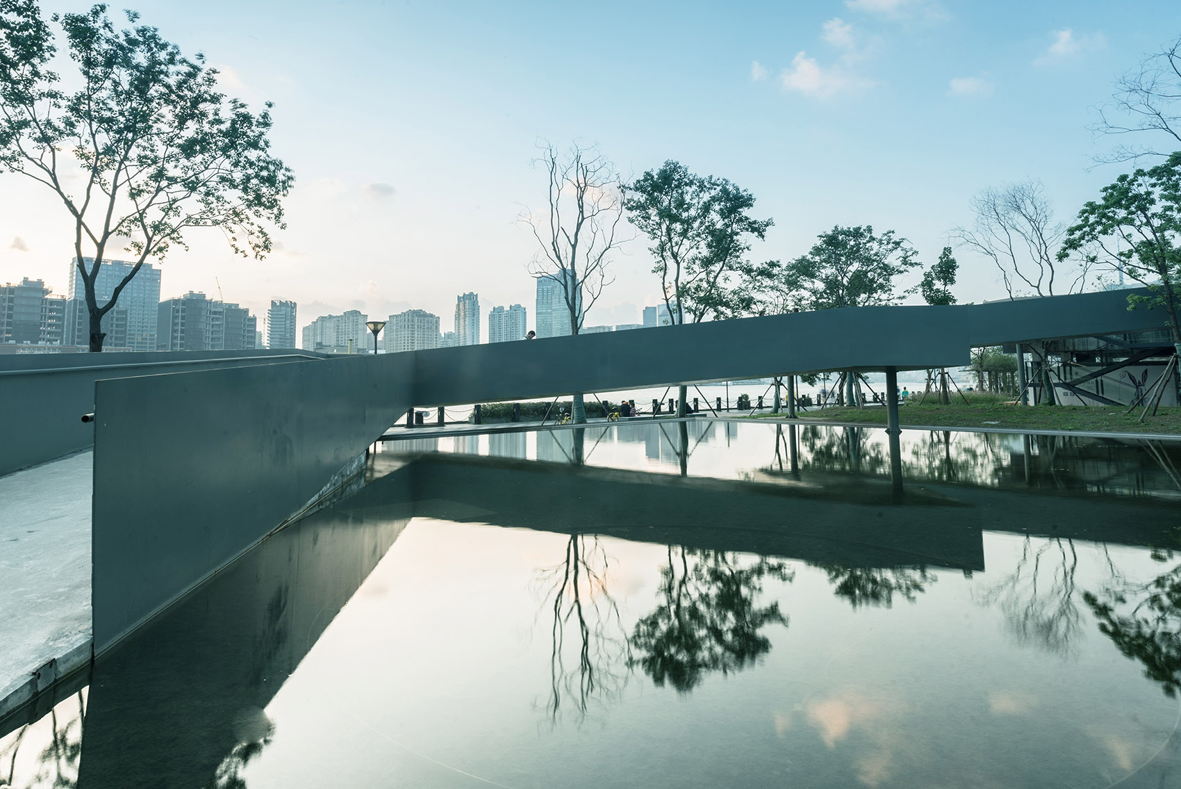 Shanghai MOMA Museum Waterfront Park, China by YIYU design - 谷德设计网