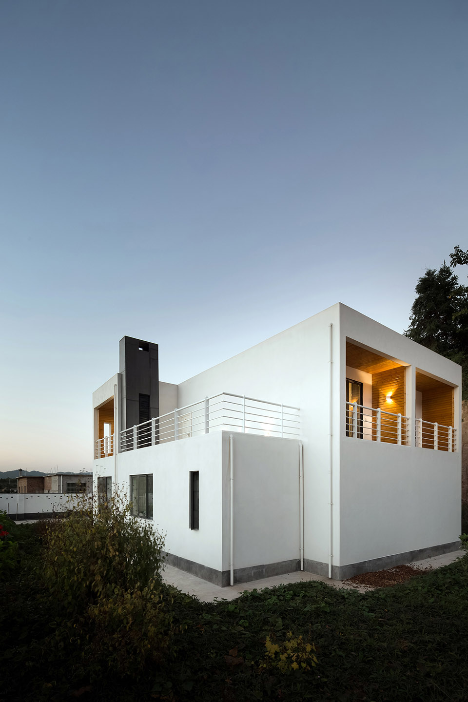 A White Hillside House by Ming Ding Spatial Art Studio - 谷德设计网