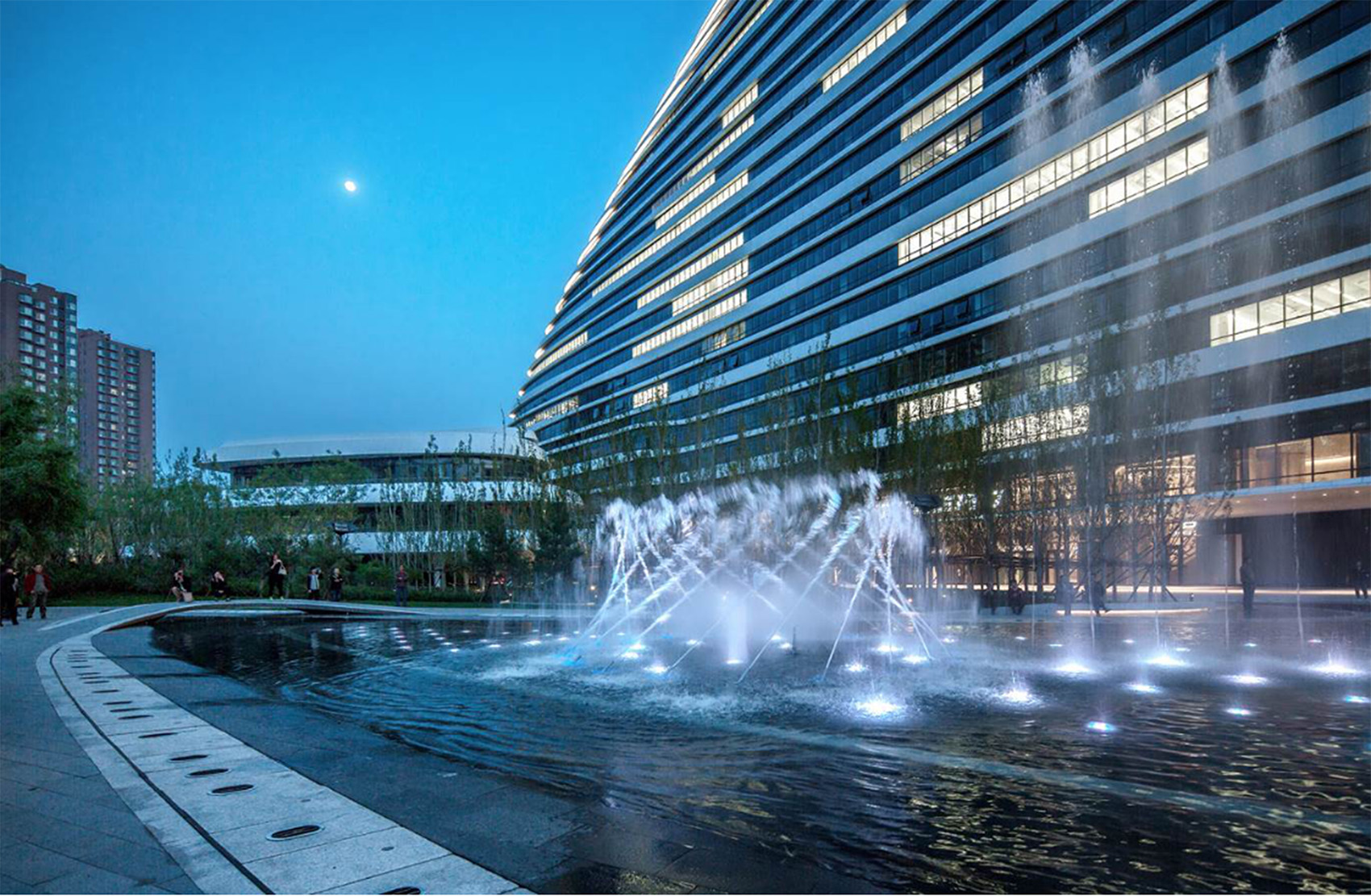 Landscape Design of Wangjing SOHO, China by ECOLAND - 谷德设计网