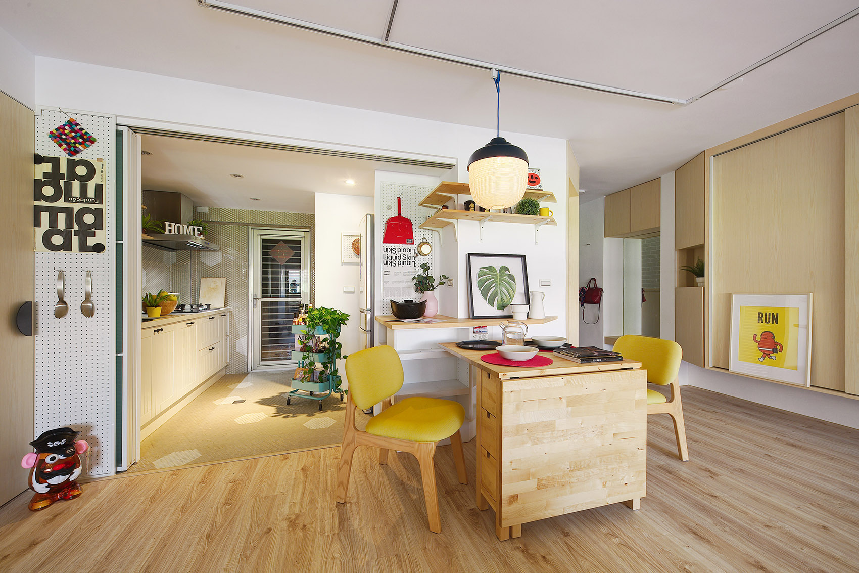 “Running! Running! My little boy” House Renovation, China by A Lentil ...