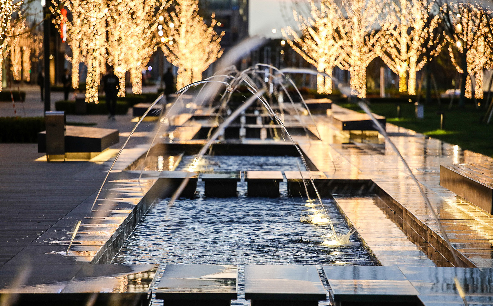 Landscape design of Shanghai MixC Mall, China by Lab D+H - 谷德设计网