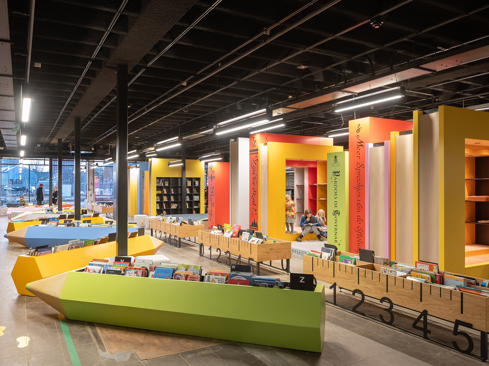LocHal Library, interior design by Mecanoo - 谷德设计网