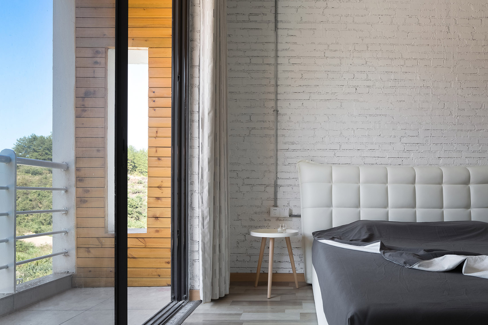 A White Hillside House by Ming Ding Spatial Art Studio - 谷德设计网