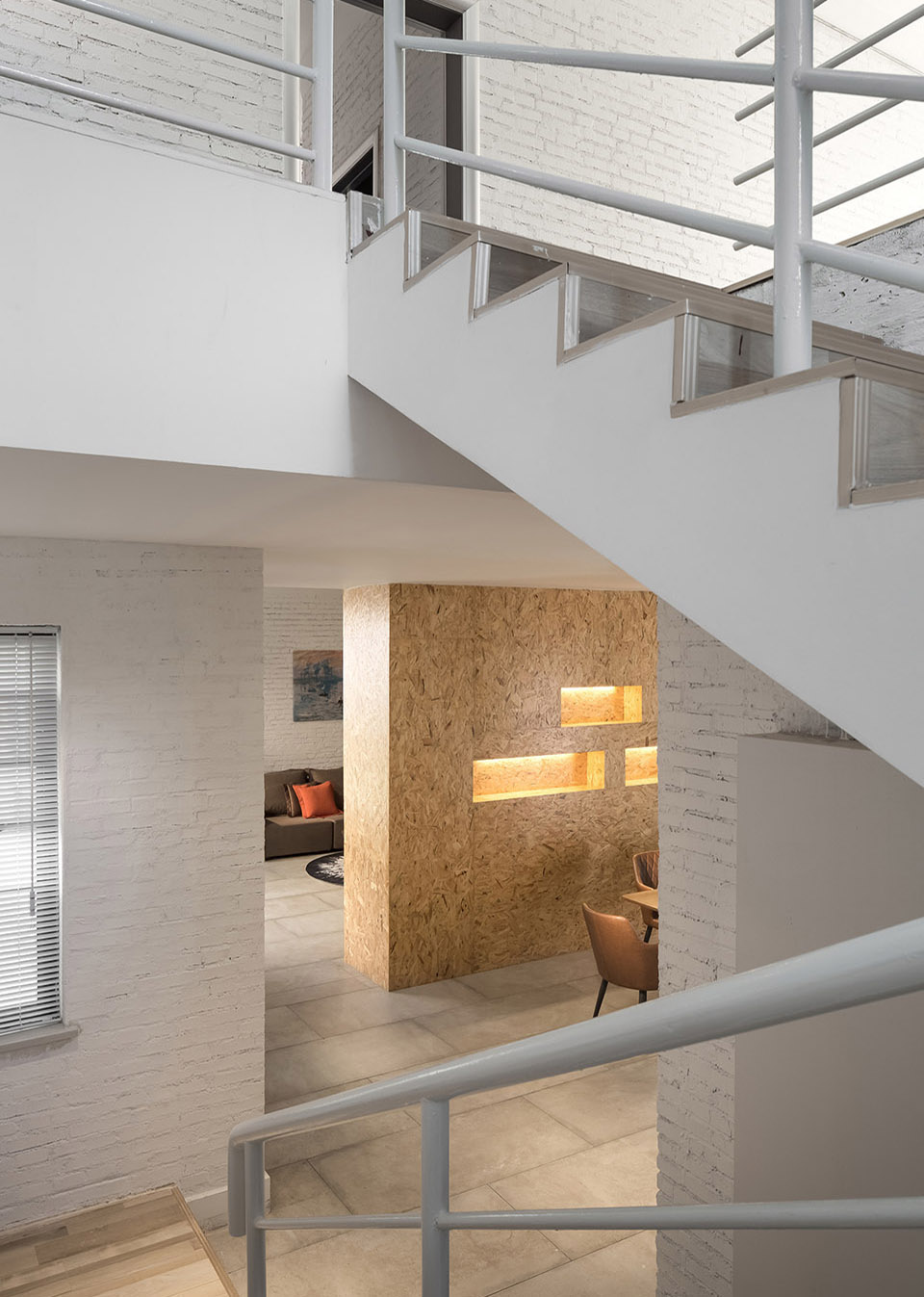 A White Hillside House by Ming Ding Spatial Art Studio - 谷德设计网