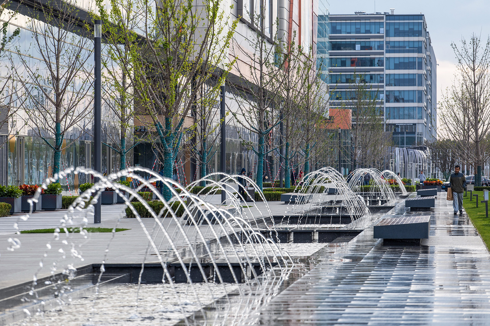 Landscape design of Shanghai MixC Mall, China by Lab D+H - 谷德设计网