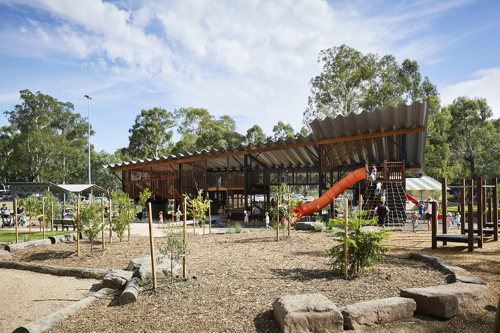 Eltham North Playground by Gardiner Architects - 谷德设计网