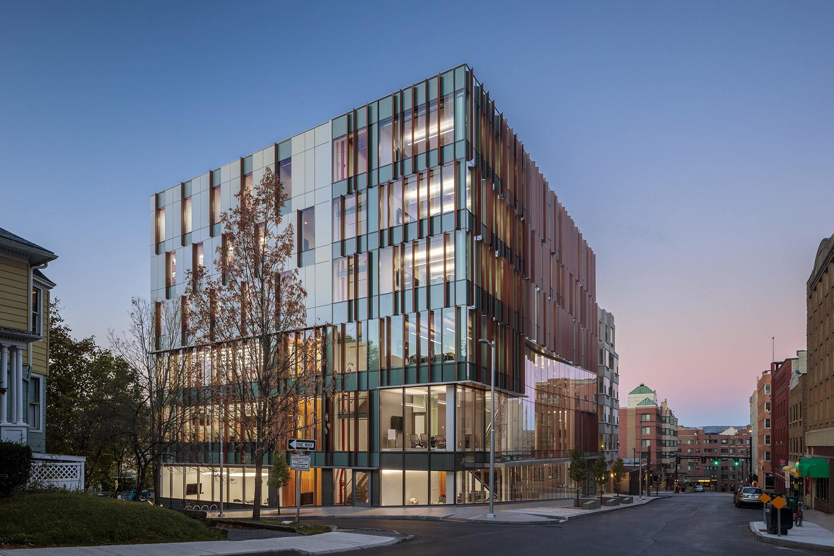 Breazzano Family Center by ikon.5 architects - 谷德设计网