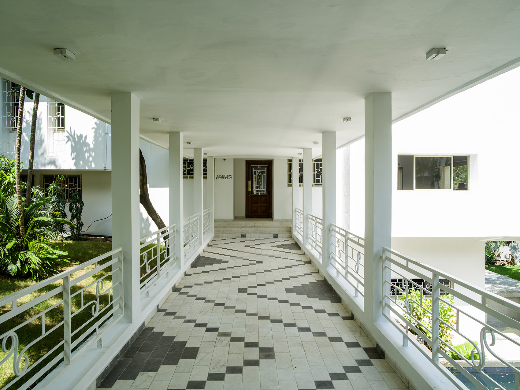 Refurbishment of Villa Lepic as Boutique Hotel by Paola Bagna - 谷德设计网