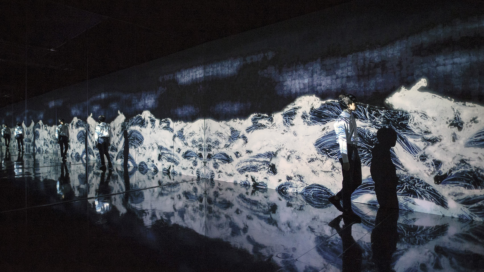 teamLab holds the immense inaugural exhibition at TANK Shanghai ...