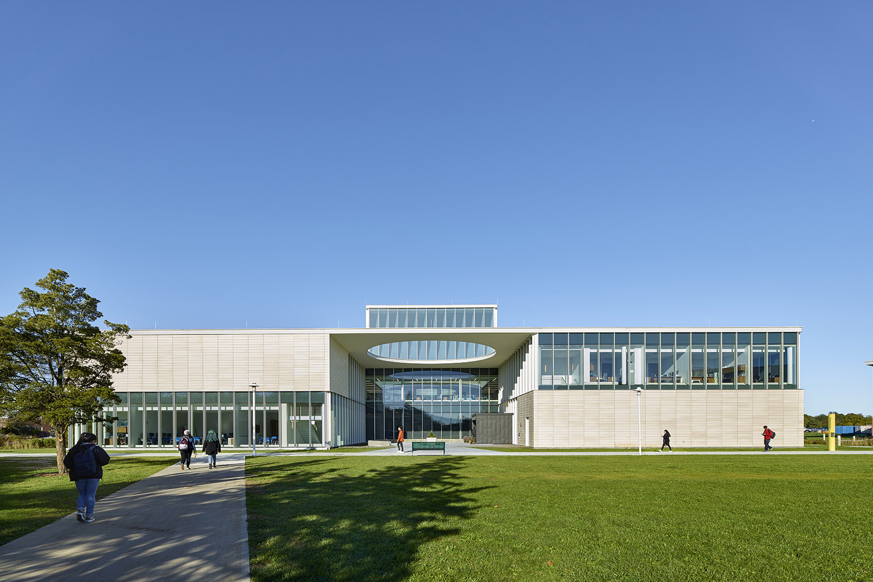 Learning Resource Center by ikon.5 architects - 谷德设计网