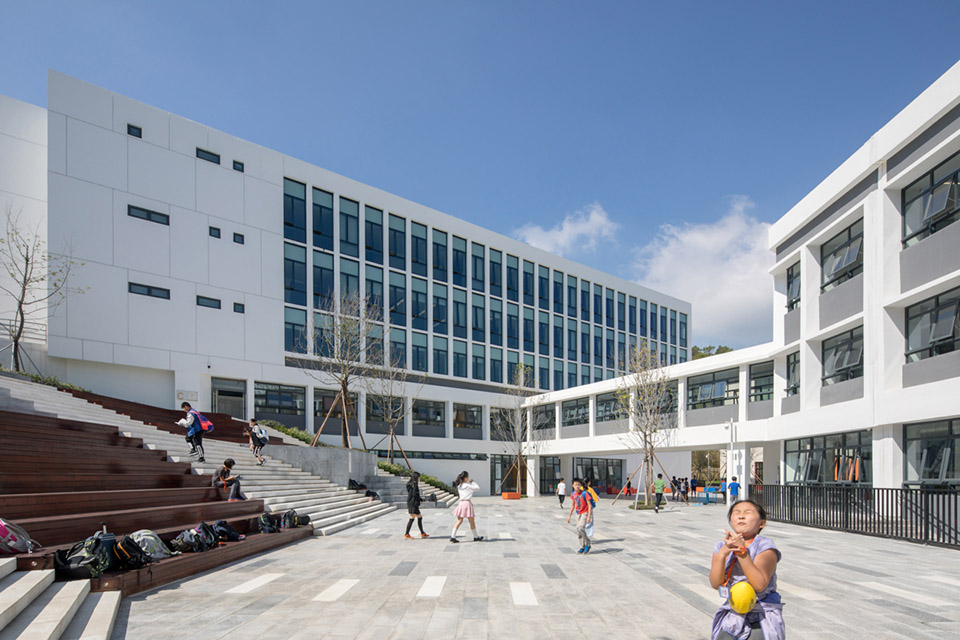 Basis International School Park Lane Harbour, China by ZHUBO-AAO - 谷德设计网