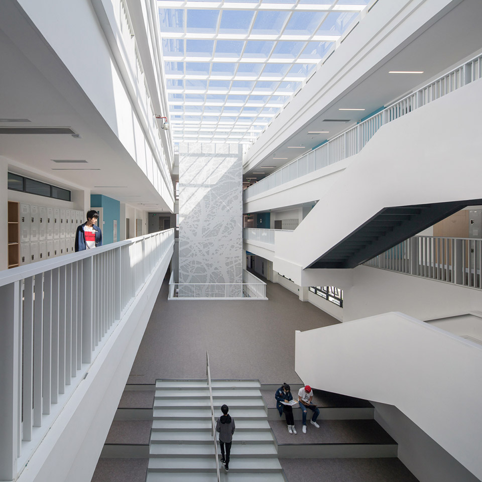 Basis International School Park Lane Harbour, China by ZHUBO-AAO - 谷德设计网