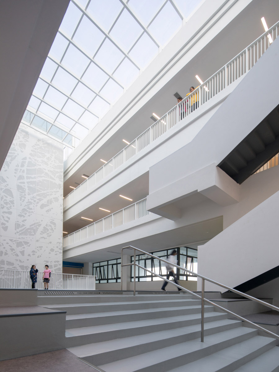 Basis International School Park Lane Harbour, China by ZHUBO-AAO - 谷德设计网