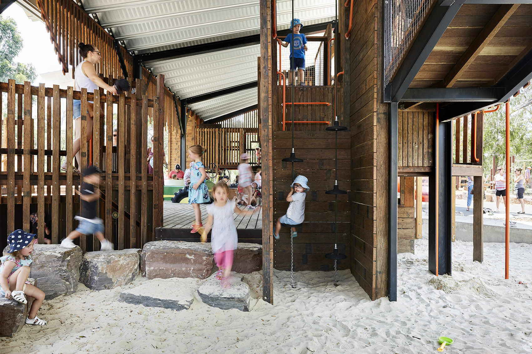 Eltham North Playground by Gardiner Architects - 谷德设计网