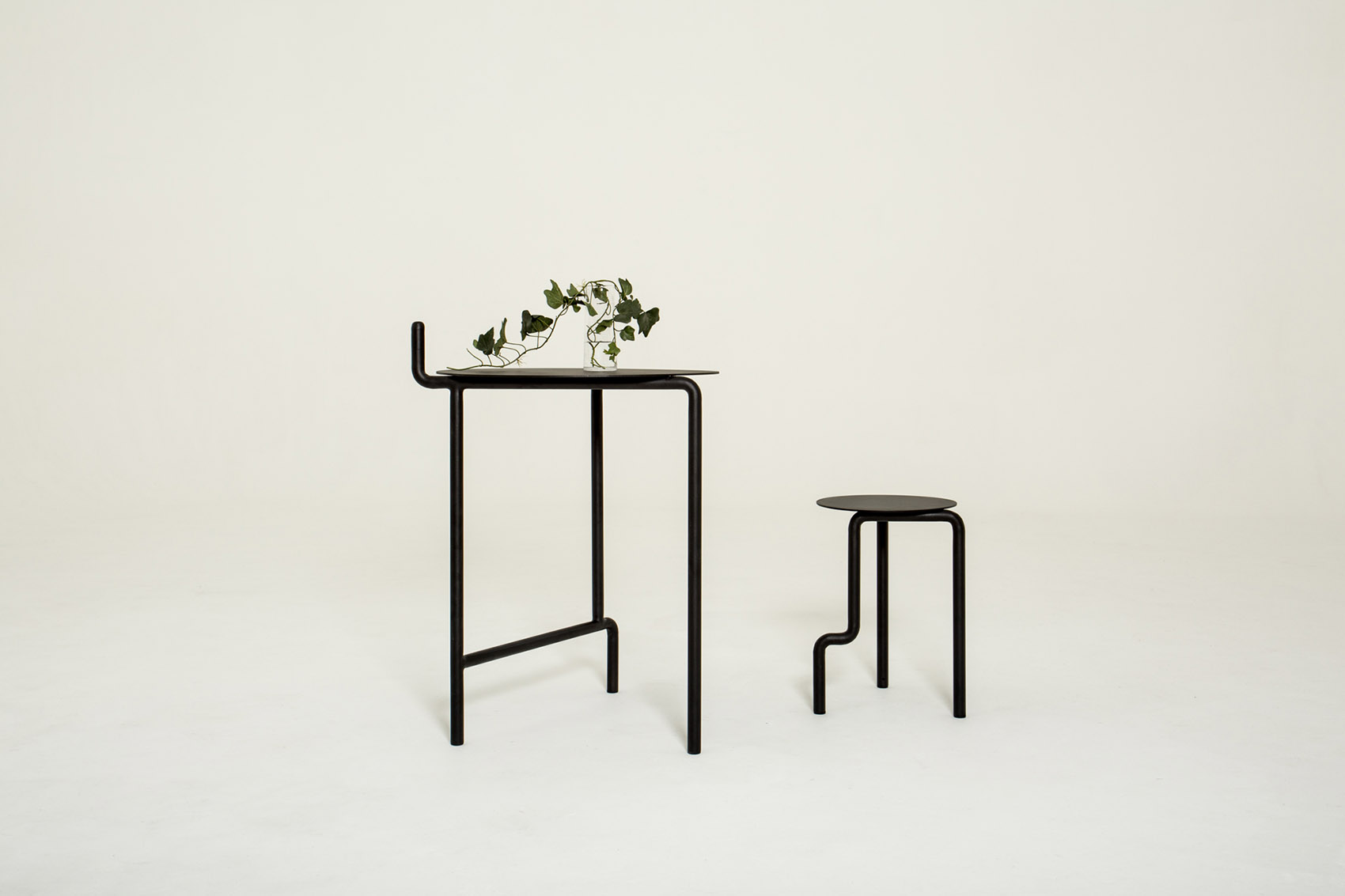 Legs by Pierre-Emmanuel Vandeputte - 谷德设计网