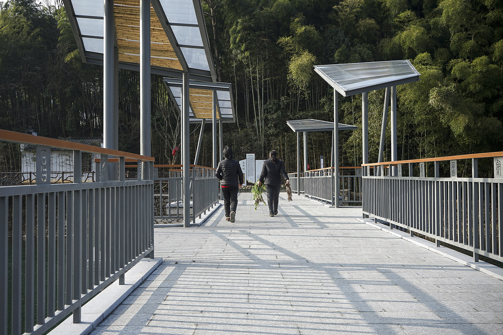 Yuhua Village Pedestrian Bridge, China by 12f studio - 谷德设计网