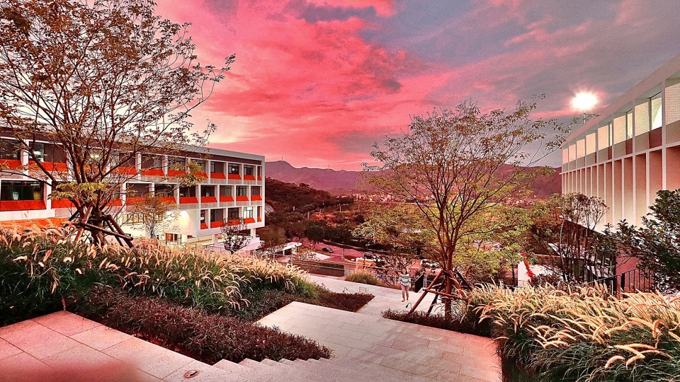 Basis International School Park Lane Harbour, China by ZHUBO-AAO - 谷德设计网