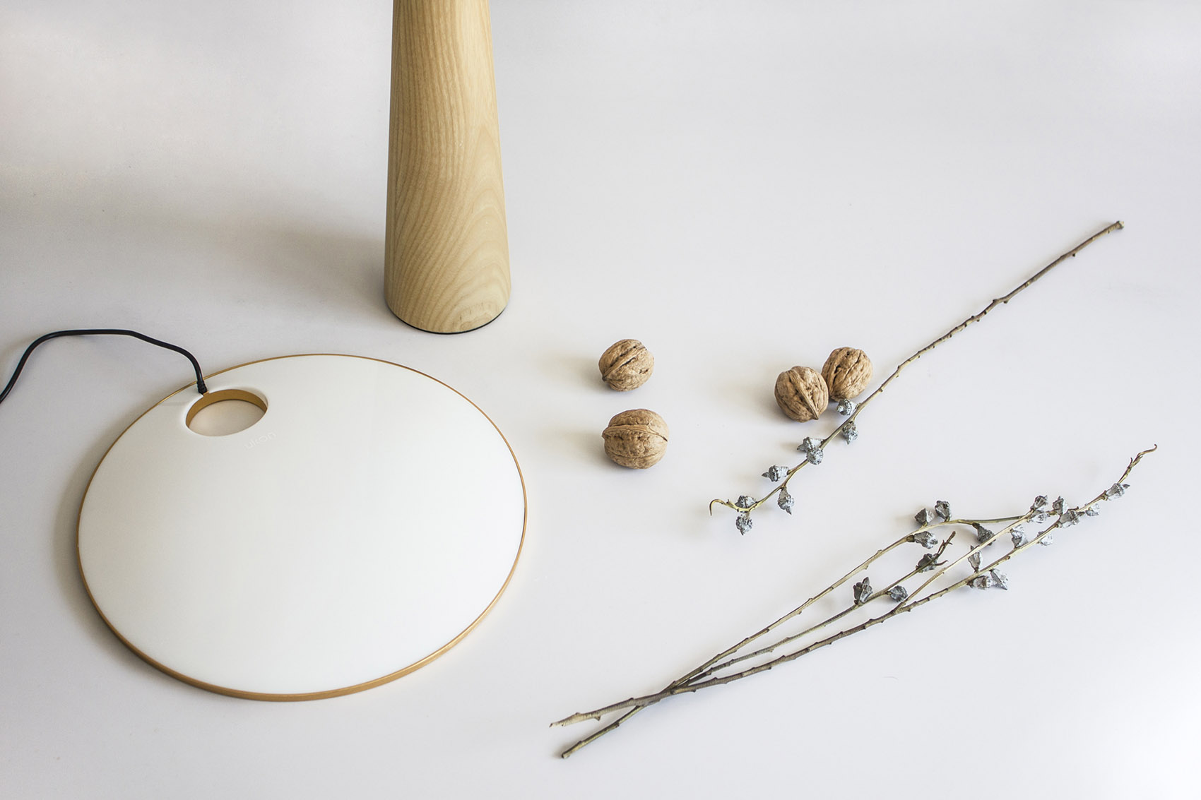 Subtle Happiness Table Lamp by Push Design - 谷德设计网